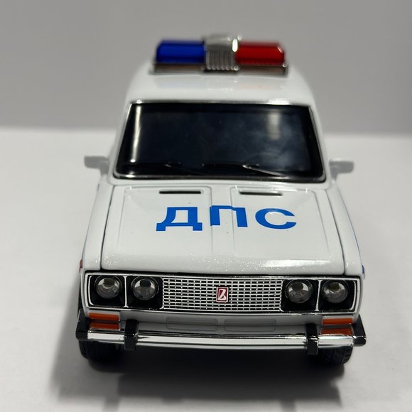 Tovmastoys.com | Toys | 24 Russian Lada 216 Police Car Alloy Car Led ...